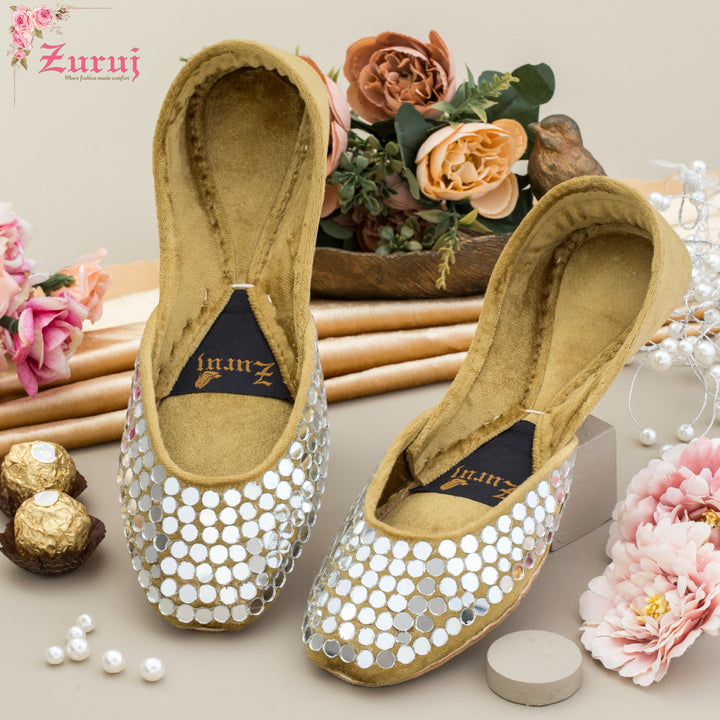 Sheesh Mahal – Zuruj